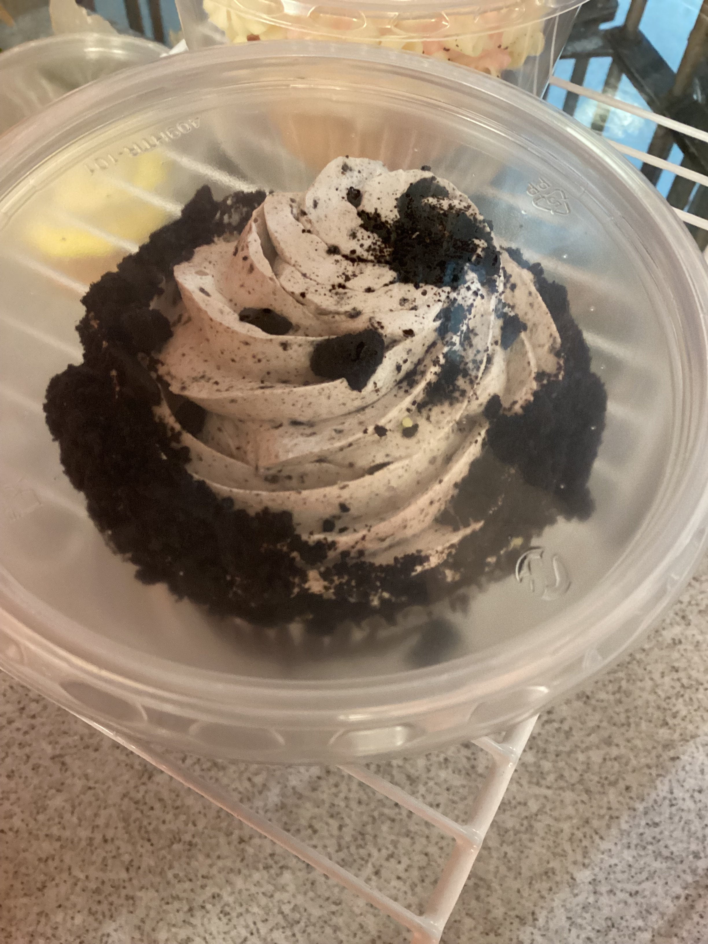Oreo, chocolate cupcake | BAMS CRAB PLACE LLC